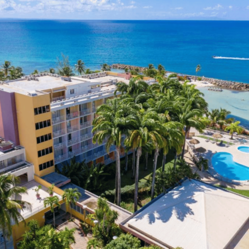 Les pieds dans le sable, le cœur léger - Hôtel Zénitude LE SALAKO ...